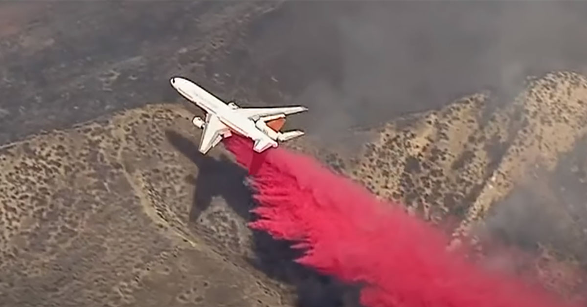 DC-10 Ain't Scared of Terrain - Aviation Humor