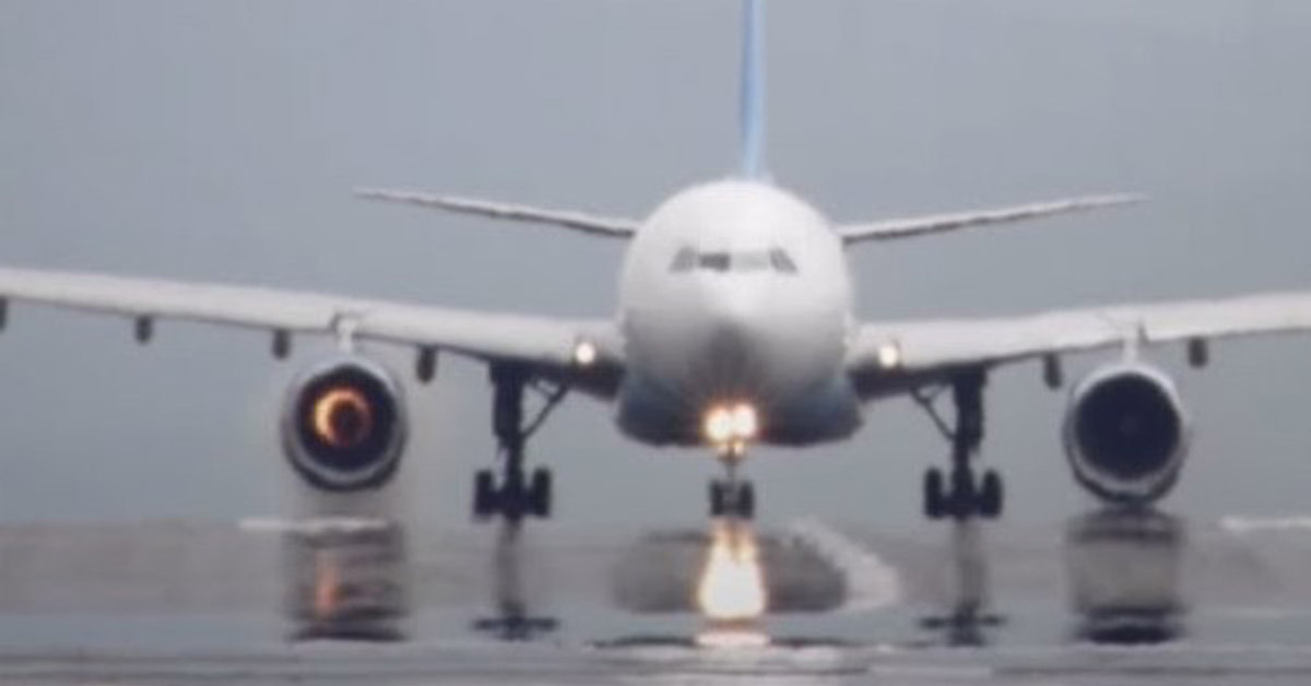 Airbus A330 turbine blade fails with explosive force during the takeoff ...